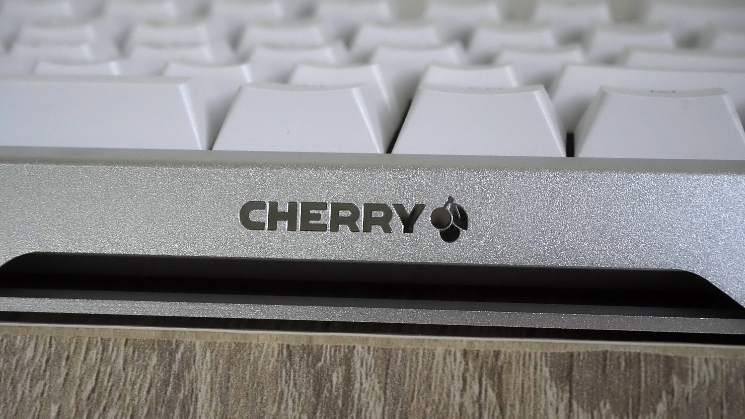 【開箱】最原始的信仰與感動!! CHERRY MX BOARD 3.0S RGB WIRELESS輕開箱 - 3C板 | Dcard