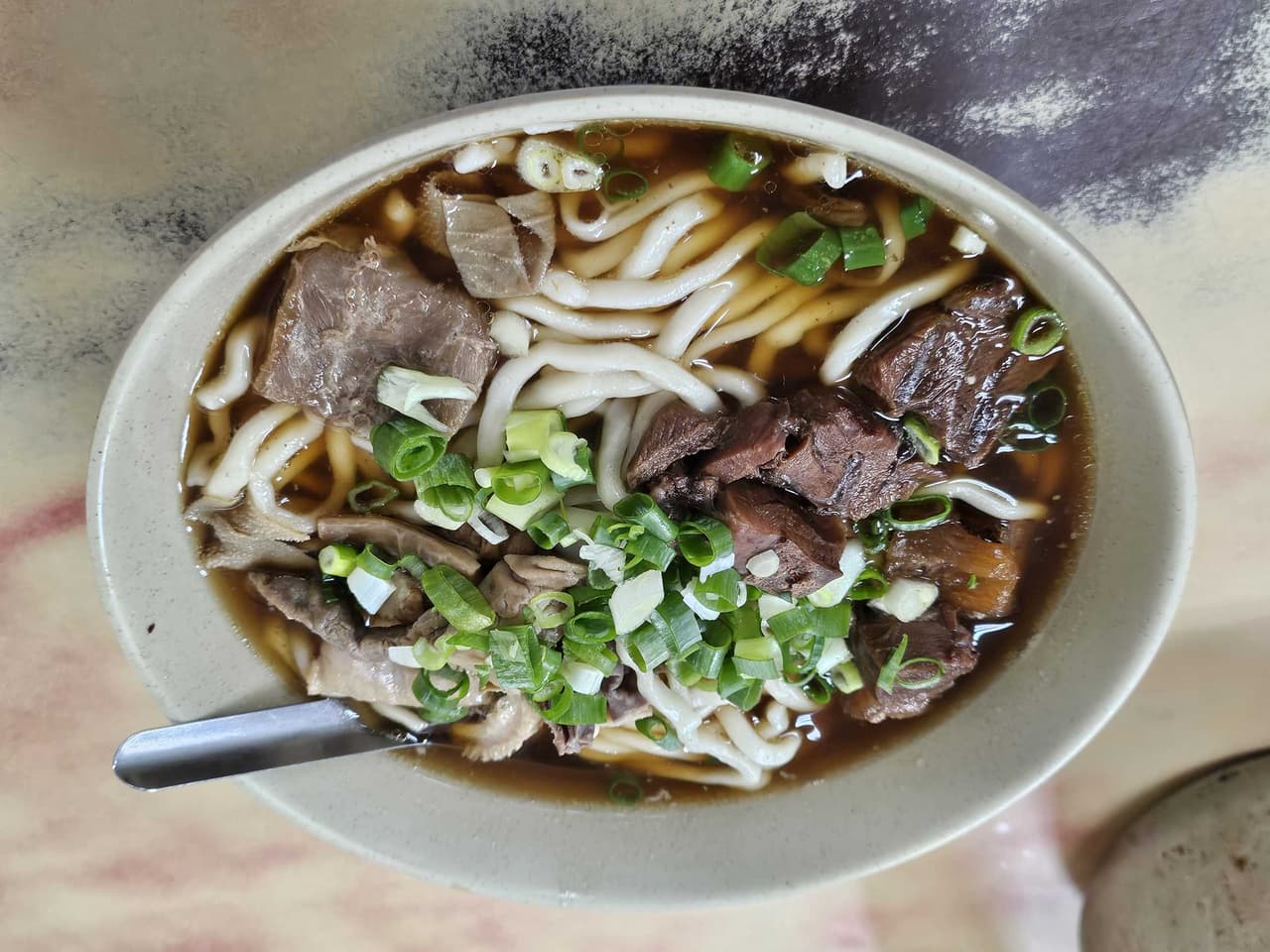 富宏牛肉麵｜西門洛陽街 #我來開箱 - 喵喵貓 🐹 (@mmc1107) | Dcard