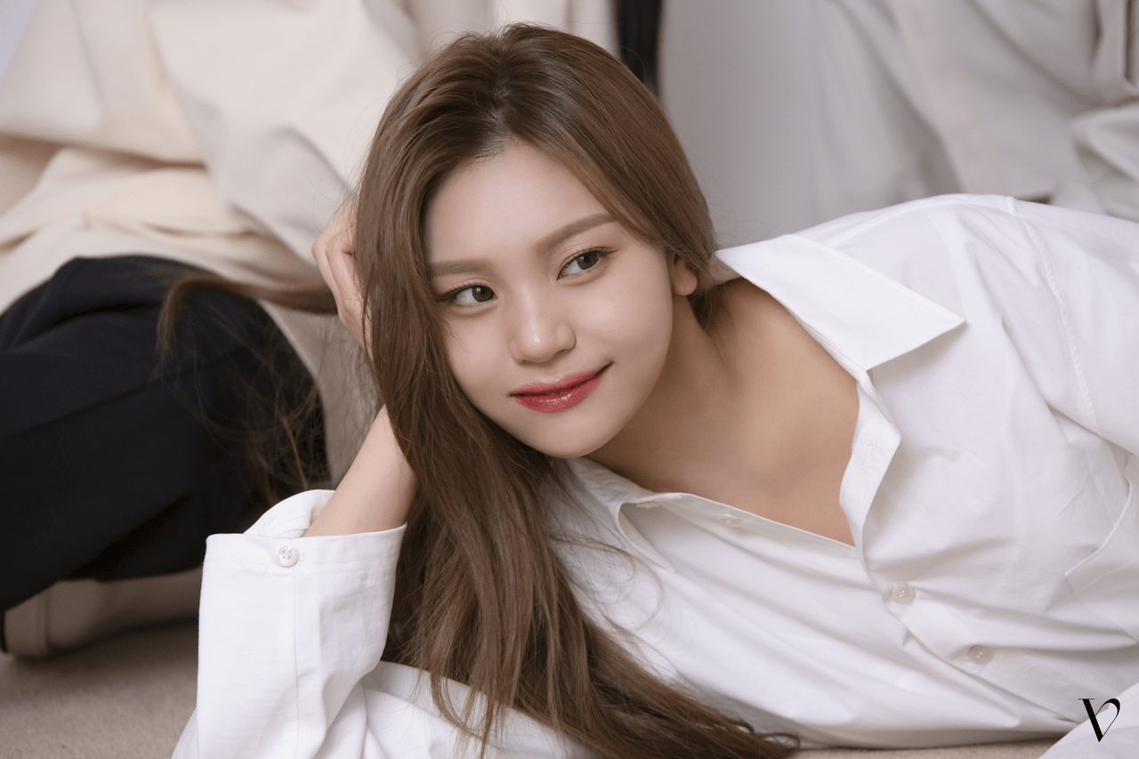 #更新 #照片 230327 VIVIZ Esquire畫報拍攝現場花絮 - GFRIEND板 | Dcard