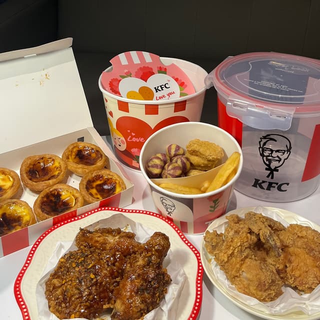 衝了啦！KFC蜂蜜風味蒜醬脆雞🌹母親節回憶殺限定 - 美食板 | Dcard