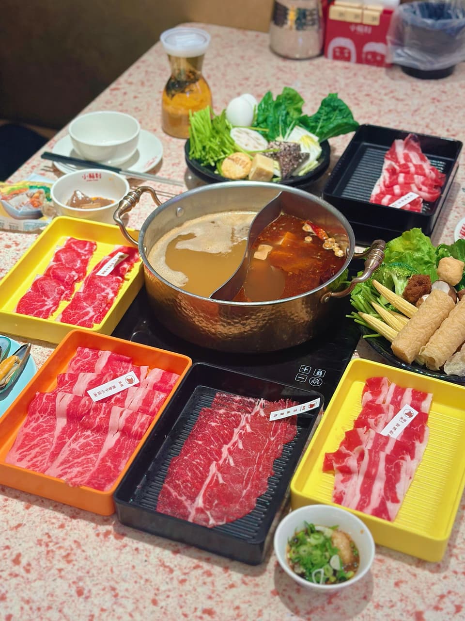 天冷對策！吃鍋暖胃不能等 🍲 - 由栗🌰 (@woolawoolaa) | Dcard