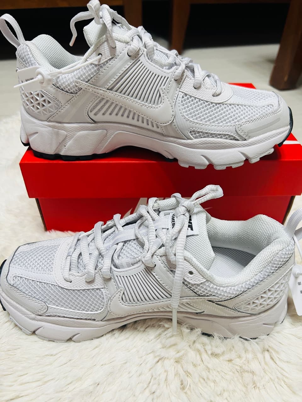 #我要賣 售 全新 Nike Zoom Vomero 5 GS - 二手交易板 | Dcard