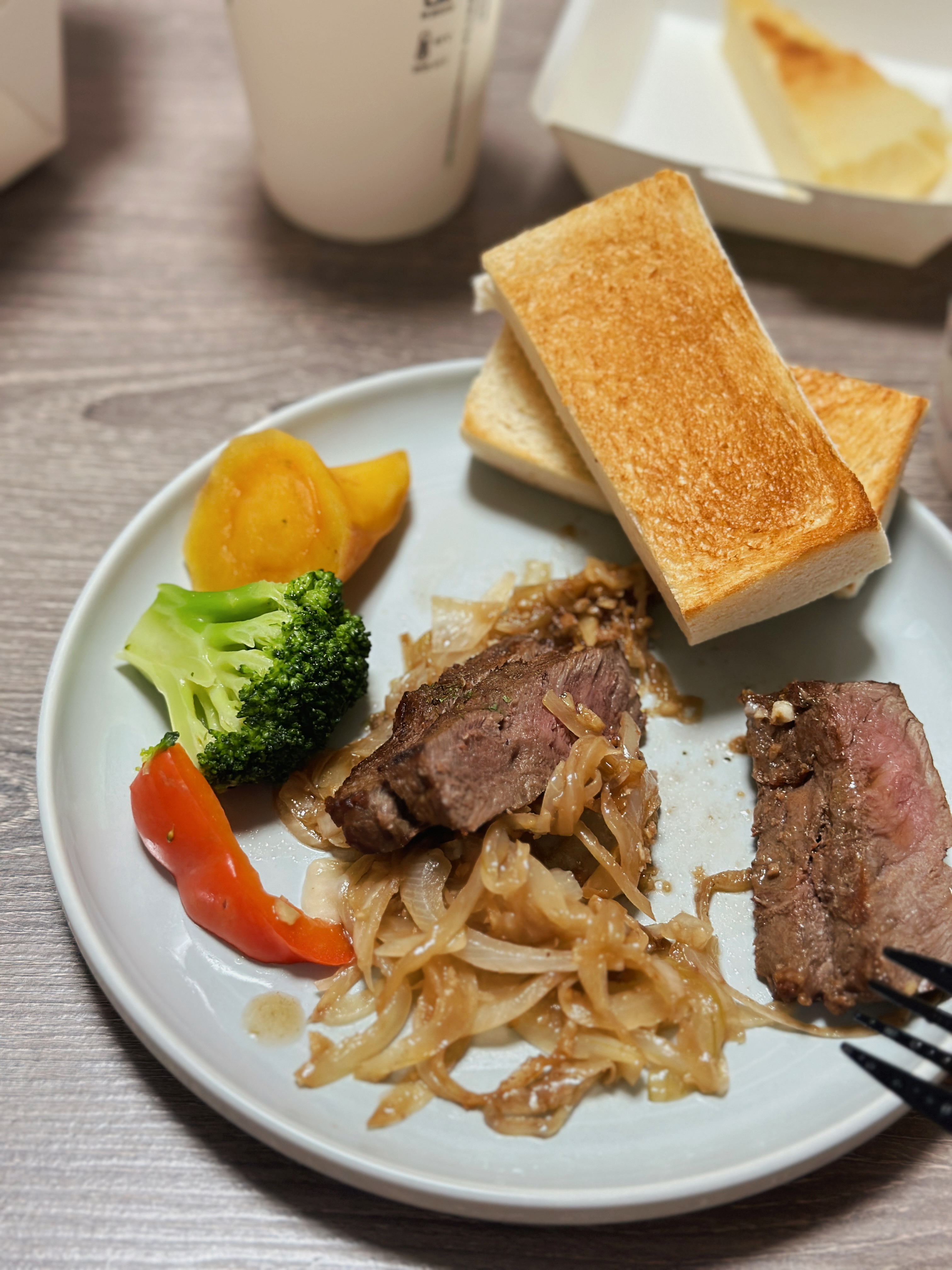 一個人懶在家ㄉ週末浪漫💫🍷西堤外帶套餐 Ft.Jade Spring 紅酒 - 美食板 | Dcard