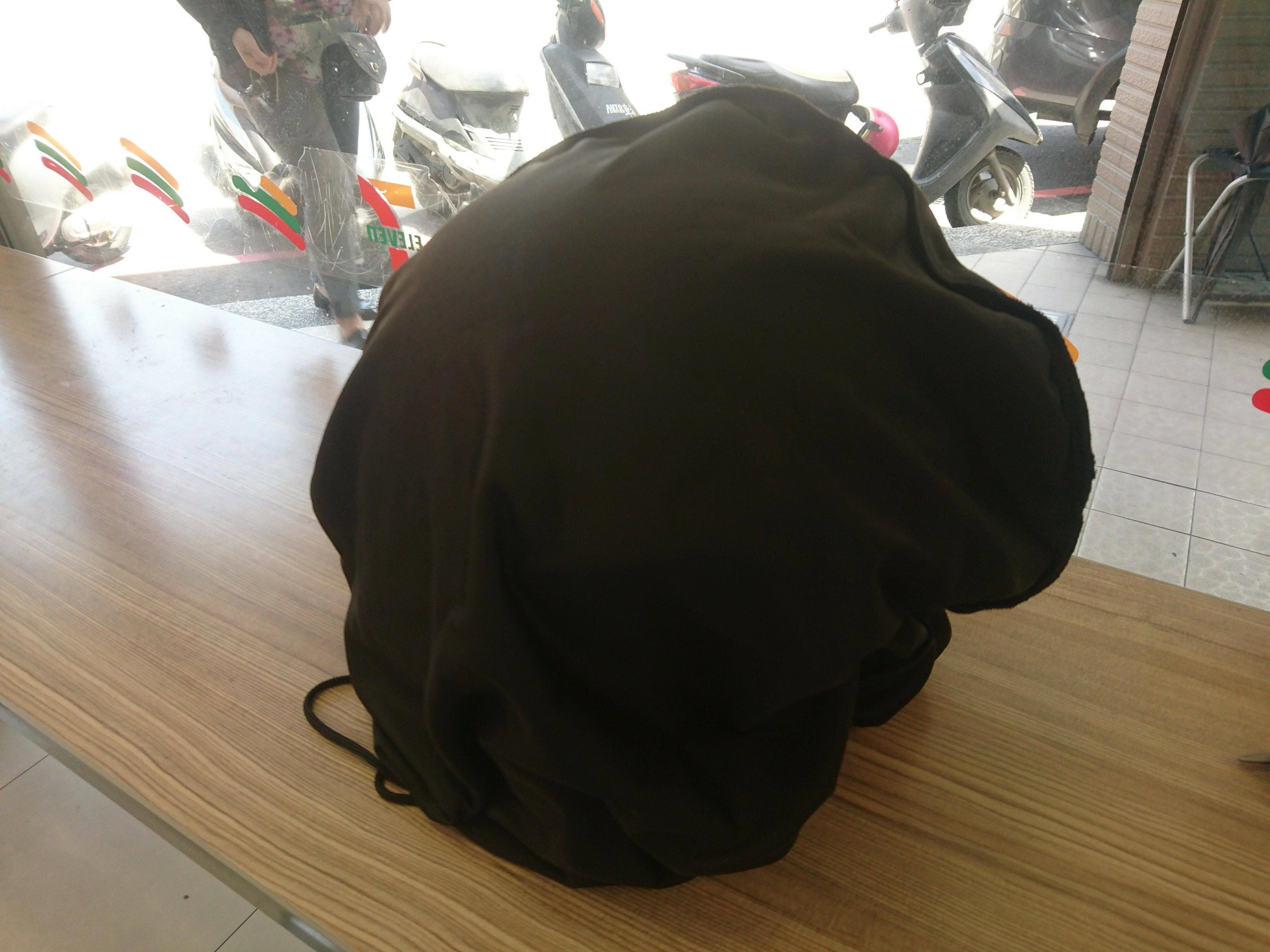 M2R XF-1簡單開箱,碳纖最高😆#更 - 機車板 | Dcard