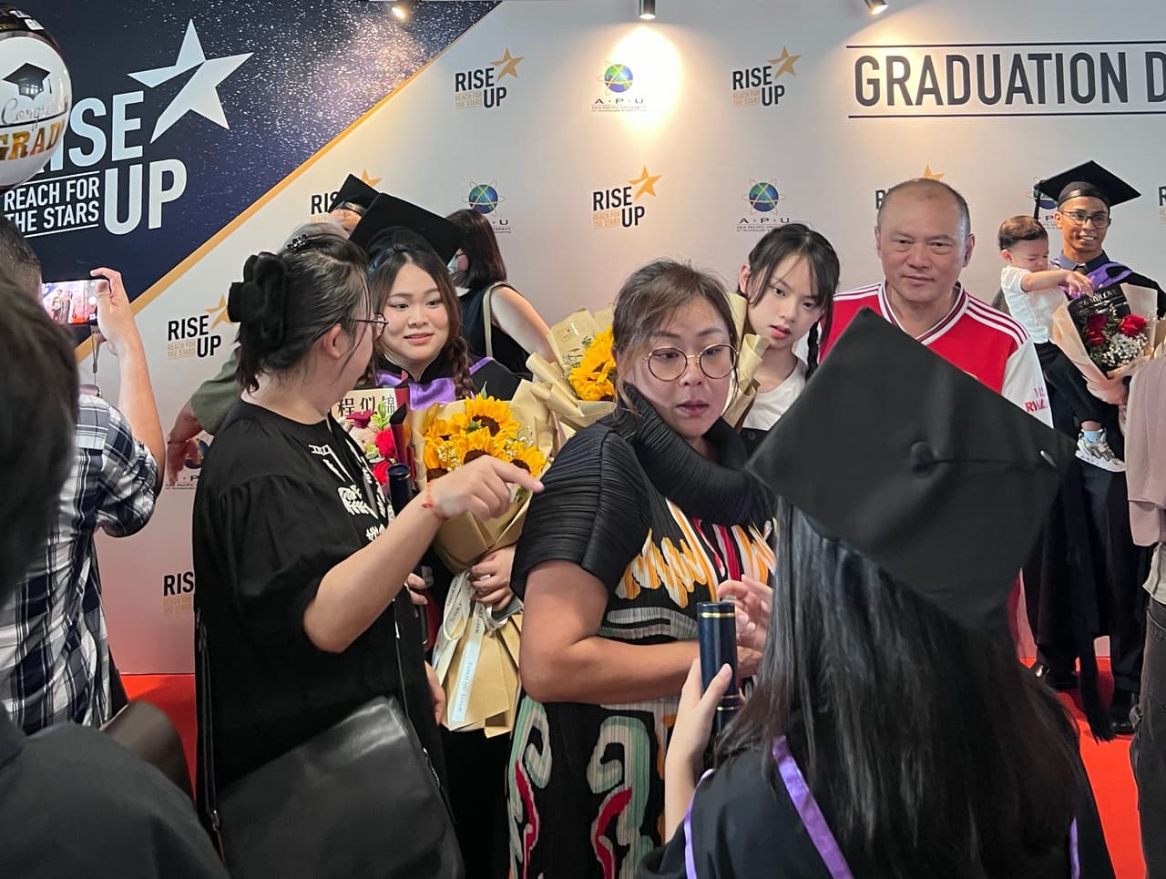 Graduation Usherer体验卡 - APU板 | Dcard