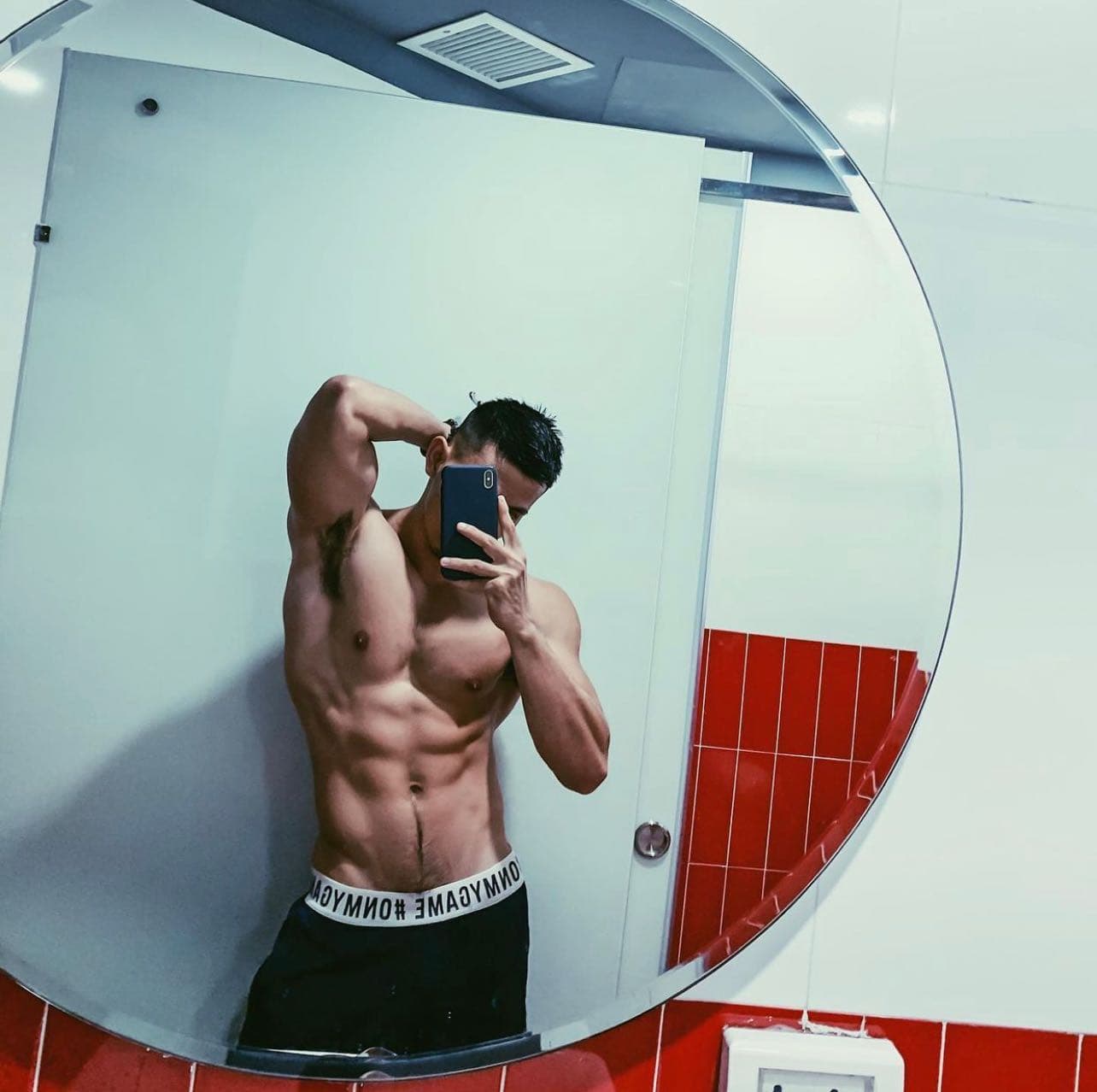 好奇直男們，會修剪腋毛和陰毛嗎？ - 閒聊板 | Dcard