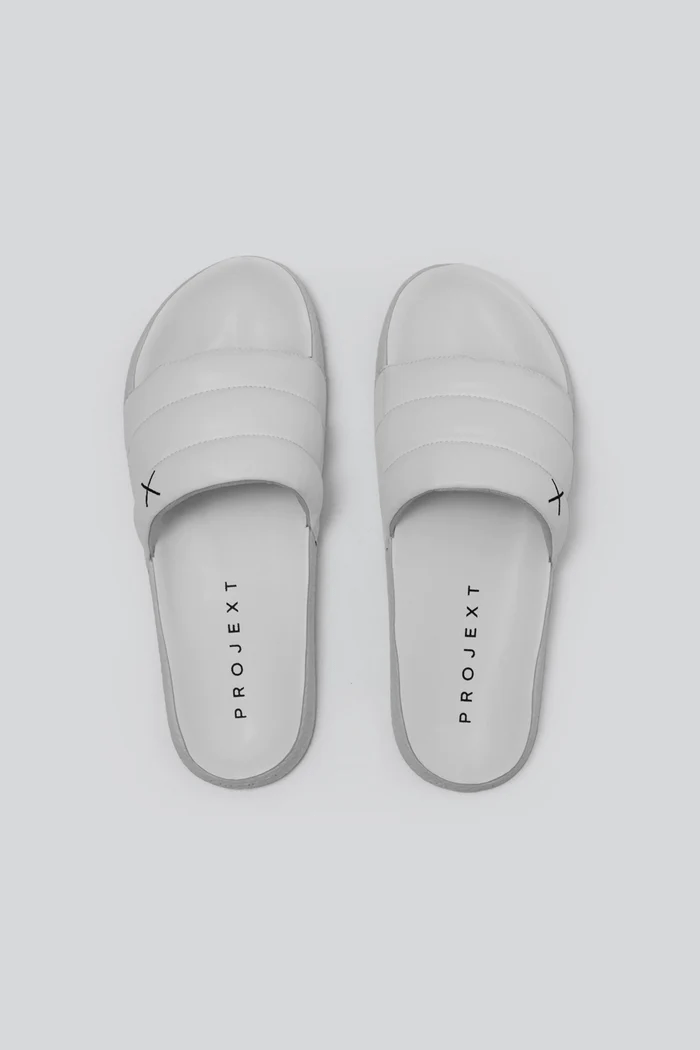 「Projext & Co」來自加拿大，防水抗污、還不會隨時間耗損&能丟洗衣機，史上最好穿的鞋子，獨家不滿意還不用錢！ - 樂擎 (@luke7459) | Dcard