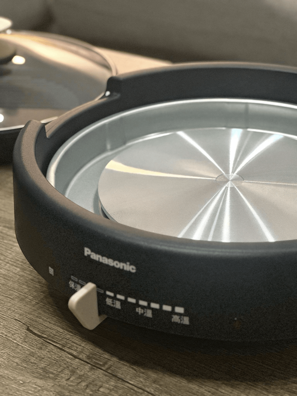 從不會煮到愛上煮，自煮生活的第一步從Panasonic 多功能鍋 黑皮鍋 開始 🩵 - 哈囉我是葉太太 (@couple__ya) | Dcard