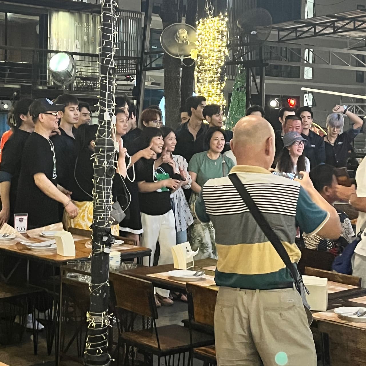 #國外 泰國曼谷自由行Day5-7🇹🇭（湄南河船上晚餐、男模網紅餐廳、泰式按摩、KPOP夜店+猛男夜店） - 旅遊板 | Dcard