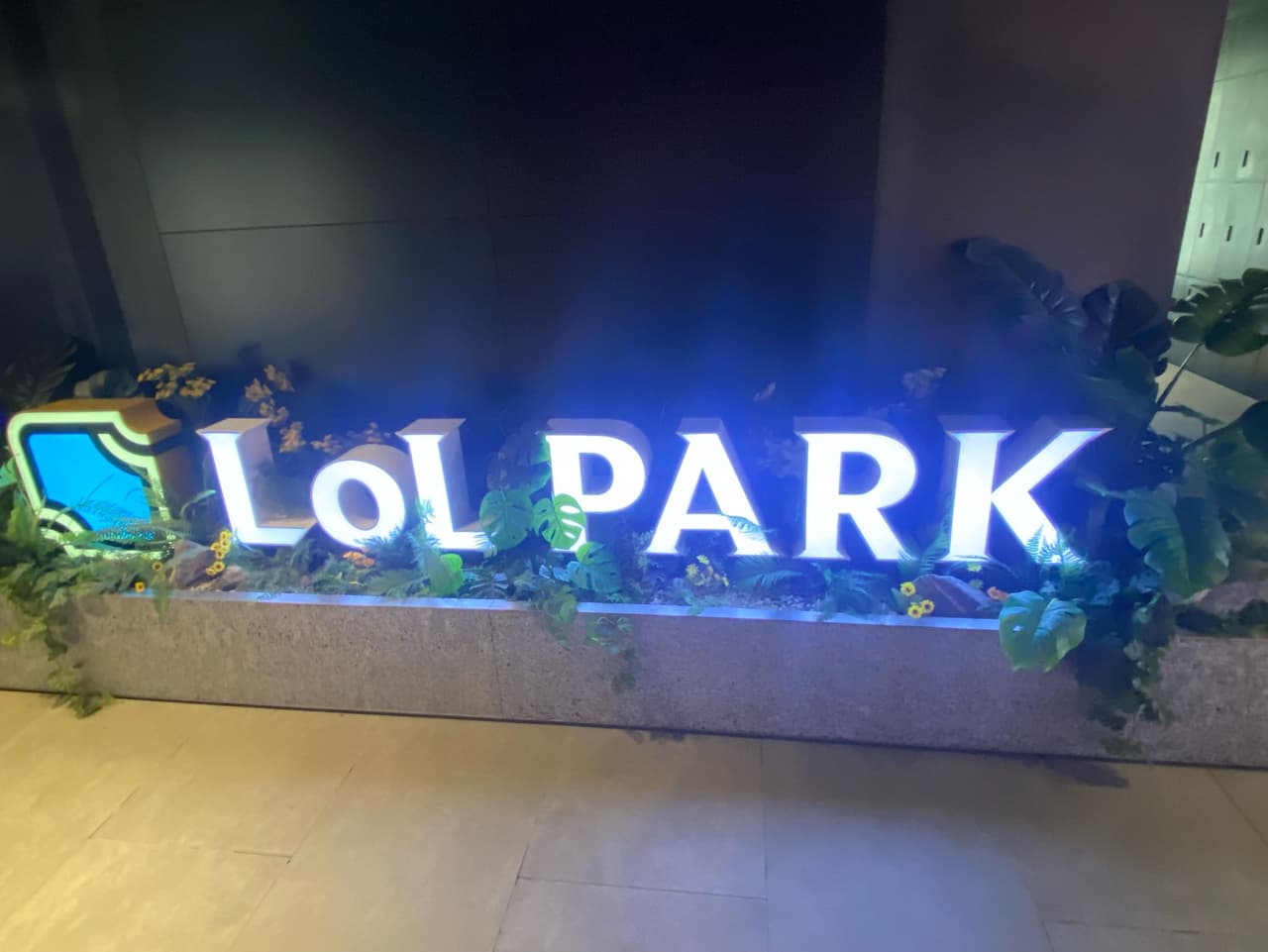 #國外遊記 韓國首爾快閃三天初體驗D1（開箱易斯達航空、體驗汗蒸幕、韓系剪髮、T1巡禮、LoL park) - 旅遊板 | Dcard