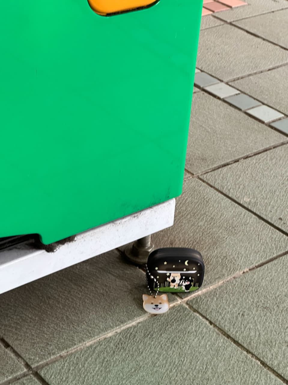 有人的柴柴掉了嗎 airpods pro - 中華醫事科技大學板 | Dcard