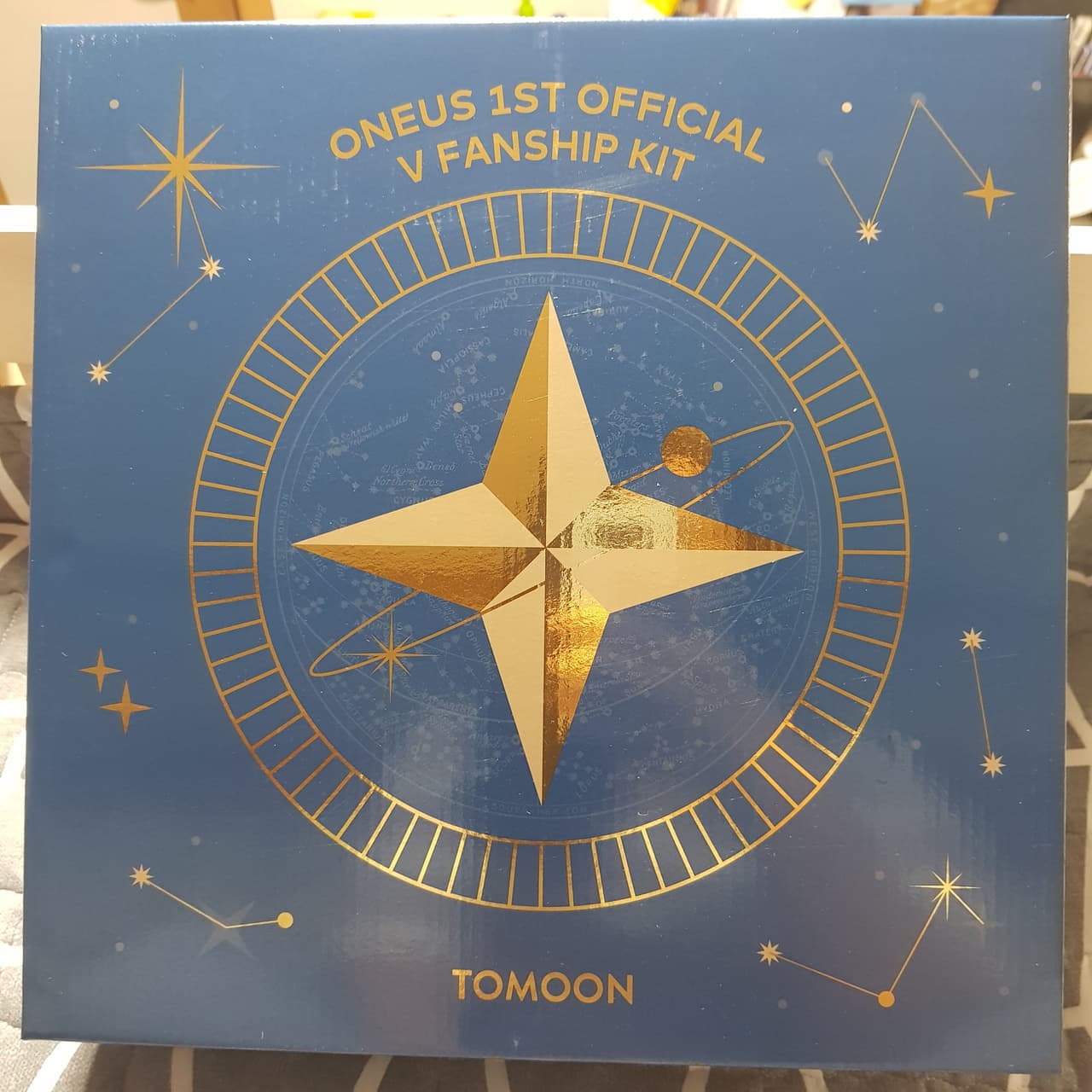 ONEUS TOMOON官方1期 會員禮開箱!!! - 追星板 | Dcard