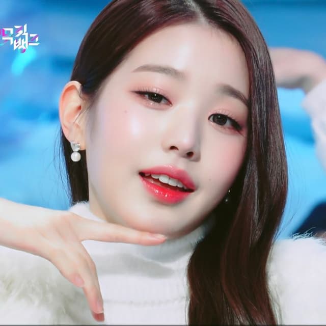 #分享 今日出現在JYP朴軫永舞台的張員瑛🧊 - IVE板 | Dcard