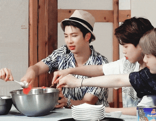 #分享 防彈隊長RM體內的呆萌靈魂 [theqoo] - BTS板 | Dcard