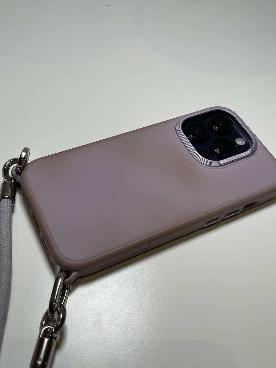 #iPhone DevilCase兩個多月就變黃 超雷 - Apple板 | Dcard