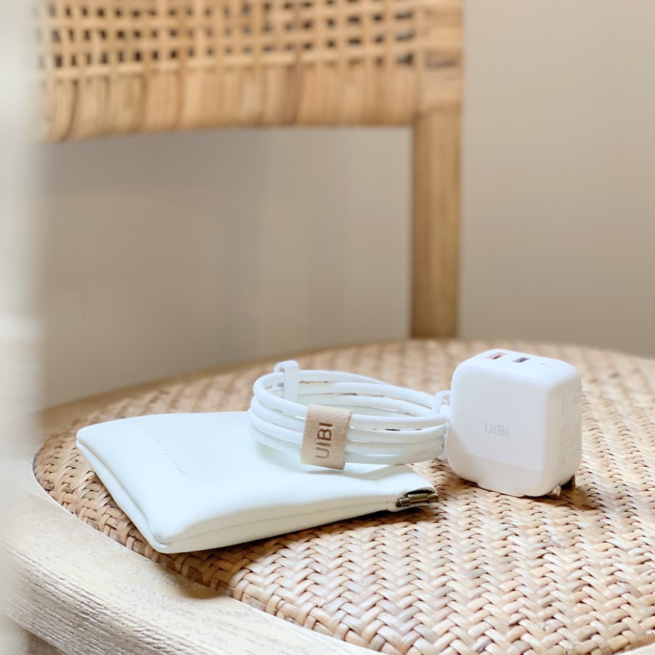 UIBI｜30w 雙口氮化鎵快充 - 3C板 | Dcard