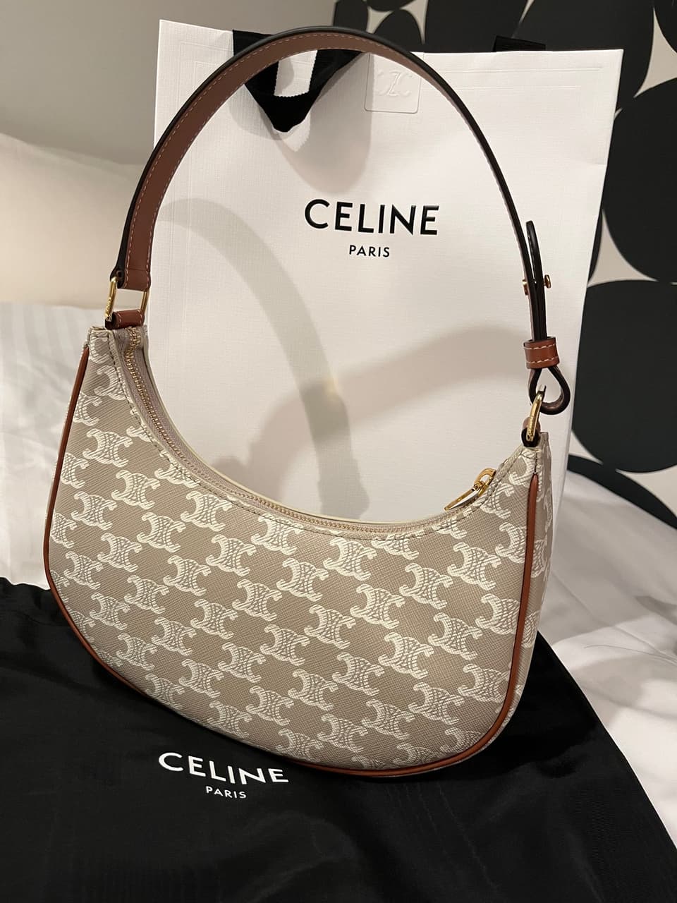 #開箱 第一顆Celine是男友送的生日禮物🥹🫶🏻 ️ 🇯🇵新色Ava - 精品板 | Dcard