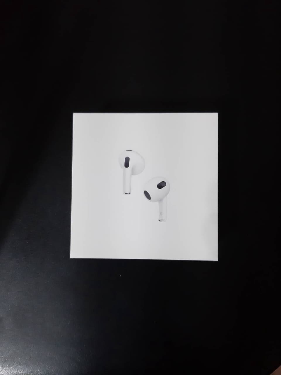 售 全新未拆airpods 3 Magsafe 充電盒 中山醫學大學板 Dcard
