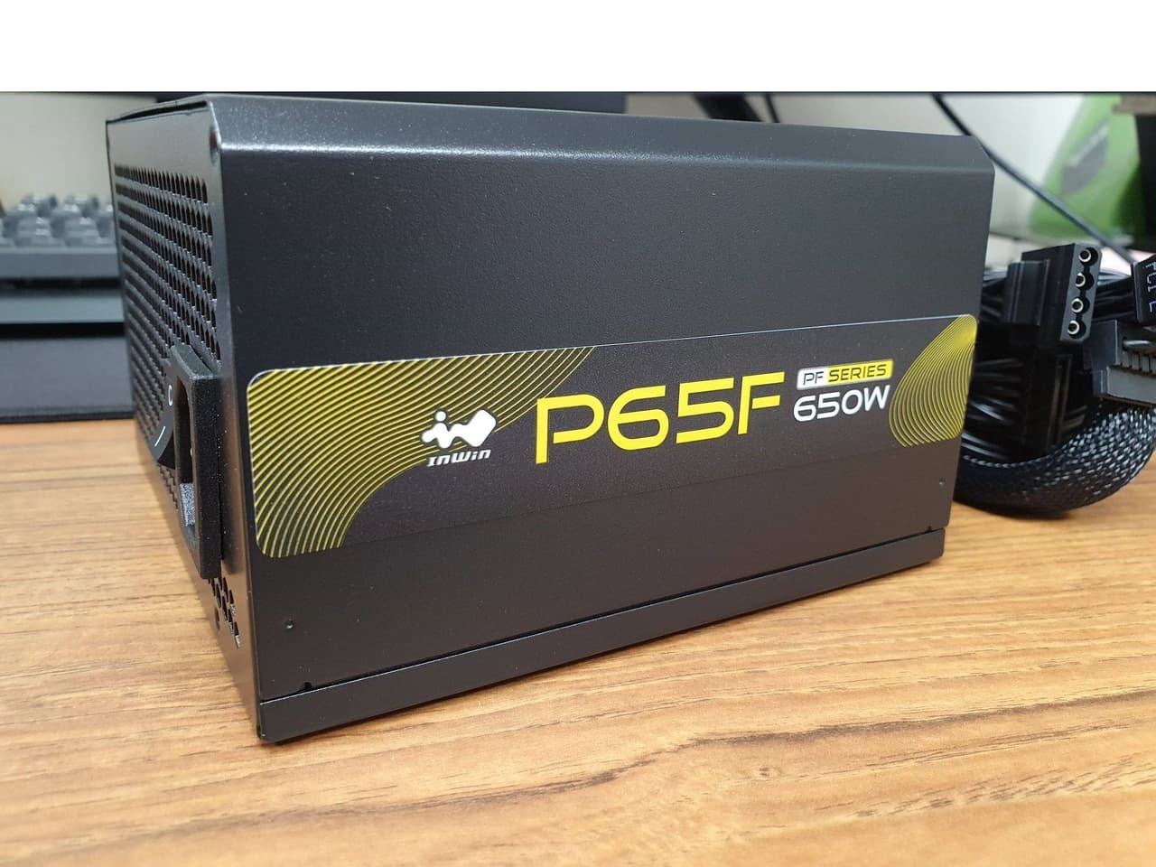 #開箱 InWin迎廣 P65F 650w 金牌直出Power - 3C板 | Dcard