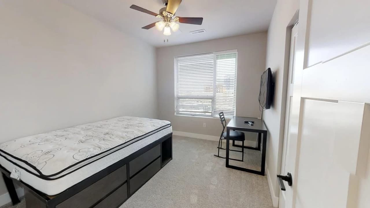 #留學 UIUC 2025 降價暑期短期轉租 - 留學板 | Dcard