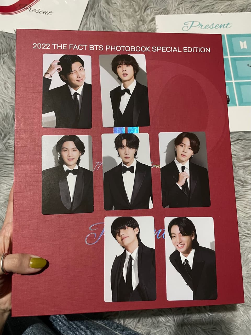 #分享 2022 The Fact BTS Photobook Special Edition 內頁照片重複詢問，小卡、內頁微微分享(更) - BTS板 | Dcard