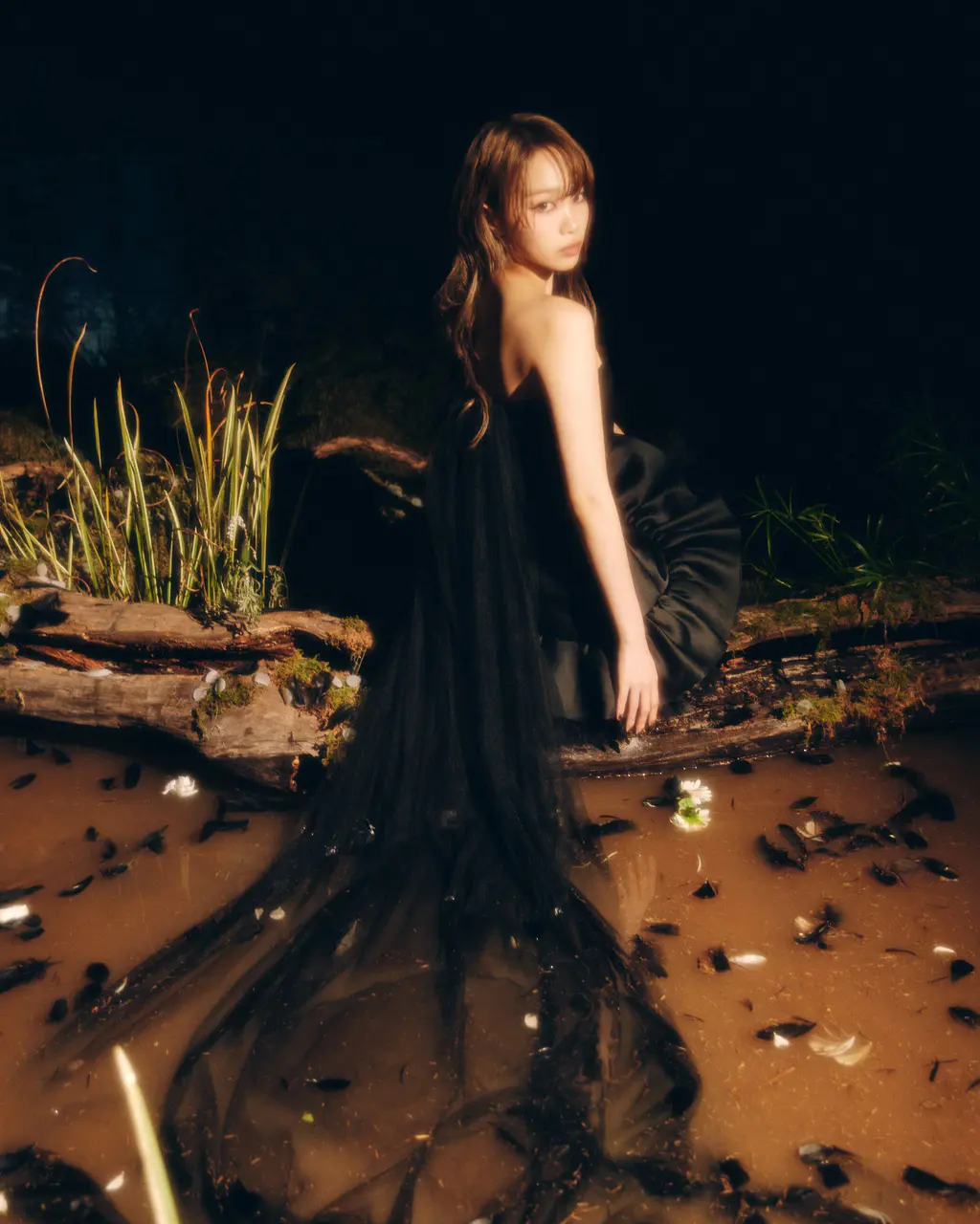 #情報 LE SSERAFIM 'EASY' CONCEPT PHOTO 2 - FEATHERLY LOTUS - LE SSERAFIM板 | Dcard