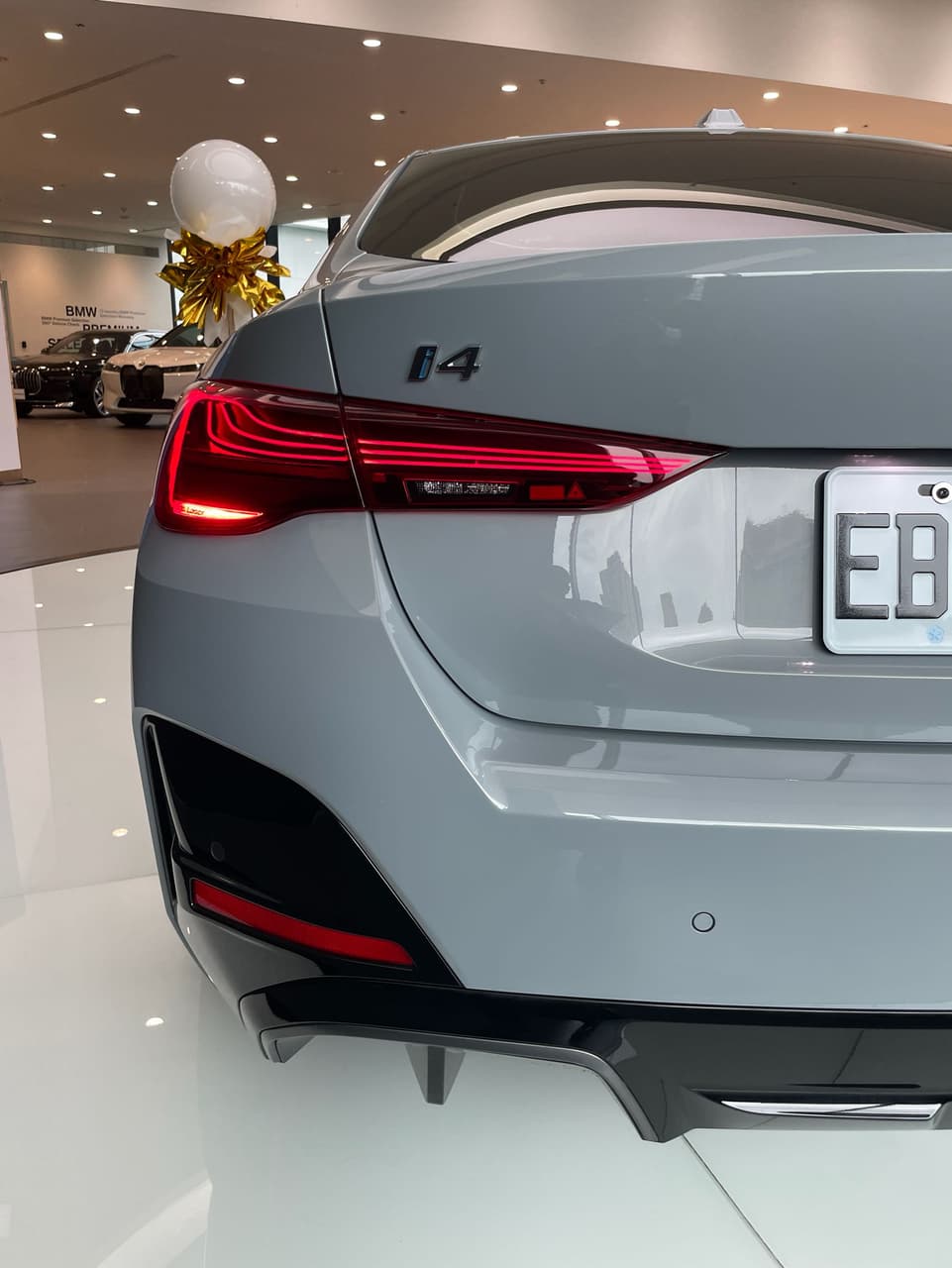 一段品味與獨特交織的純電旅程 — BMW i4 40 M Sport - B牌汽車特務 (@jason40) | Dcard