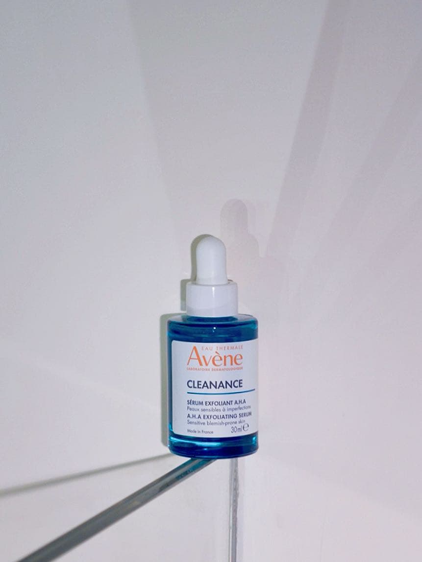 走過的爛臉路絕對不會讓你走🫶🏻雅漾AVENE 極效多重酸煥膚精萃💧 - 美妝板 | Dcard