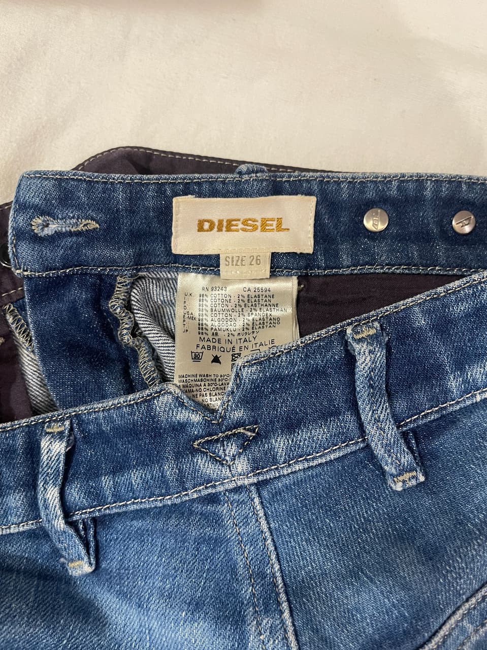 #我要賣 Diesel 牛仔短褲（義大利製） - 二手交易板 | Dcard