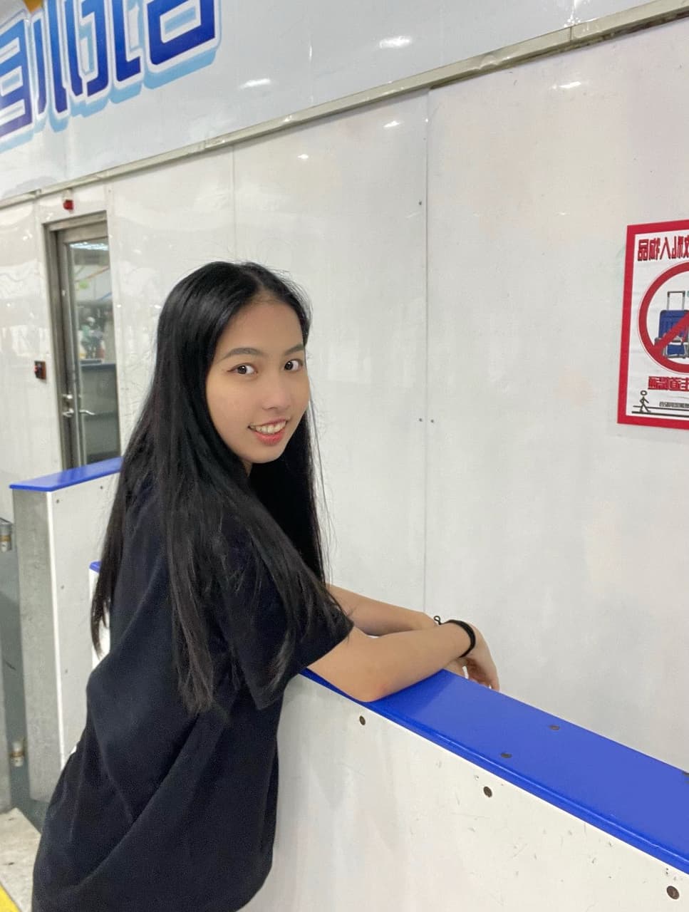 花了170個代幣買了不像我的照片🥲 - 閒聊板 | Dcard