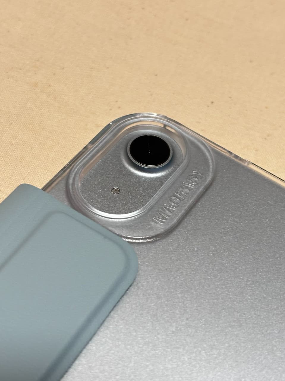 #iPad Y折霧透保護殼選擇不專業分享 - B6 留言 | Dcard