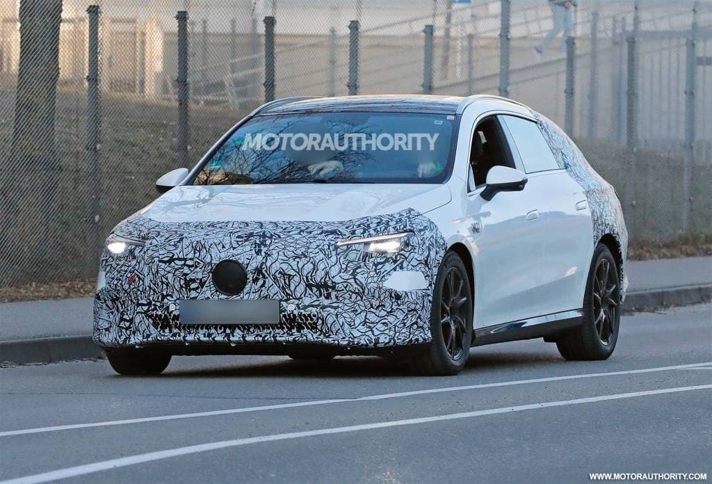 賓士CLA Shooting Brake 偽裝車捕獲 - 汽車板 | Dcard