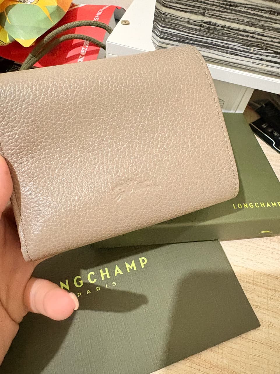 #我要賣 (已售)二手近全新longchamp牛皮皮夾 - 二手交易板 | Dcard