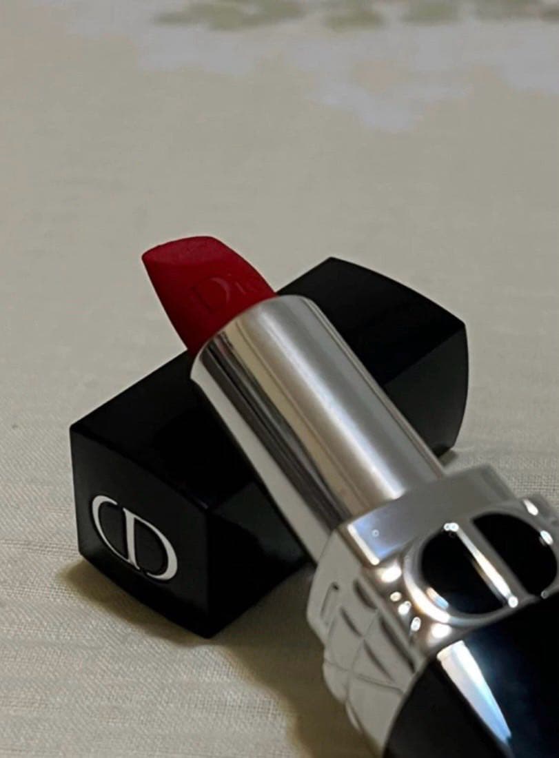 #我要賣 #我要賣 全新YSL/Dior/Mac口紅💄 - 二手交易板 | Dcard