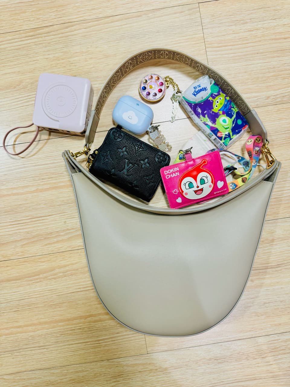 #分享 華泰outlet Loewe Luna Medium🌙 - 精品板 | Dcard