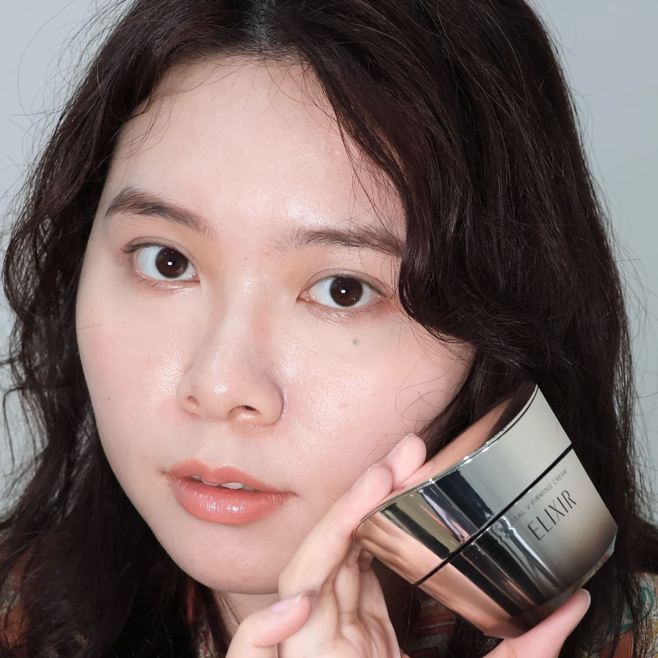 #分享 澎彈水嫩肌養成 怡麗絲爾膠原緊V澎潤霜 - 雞腿小公主 (@rei_1998) | Dcard