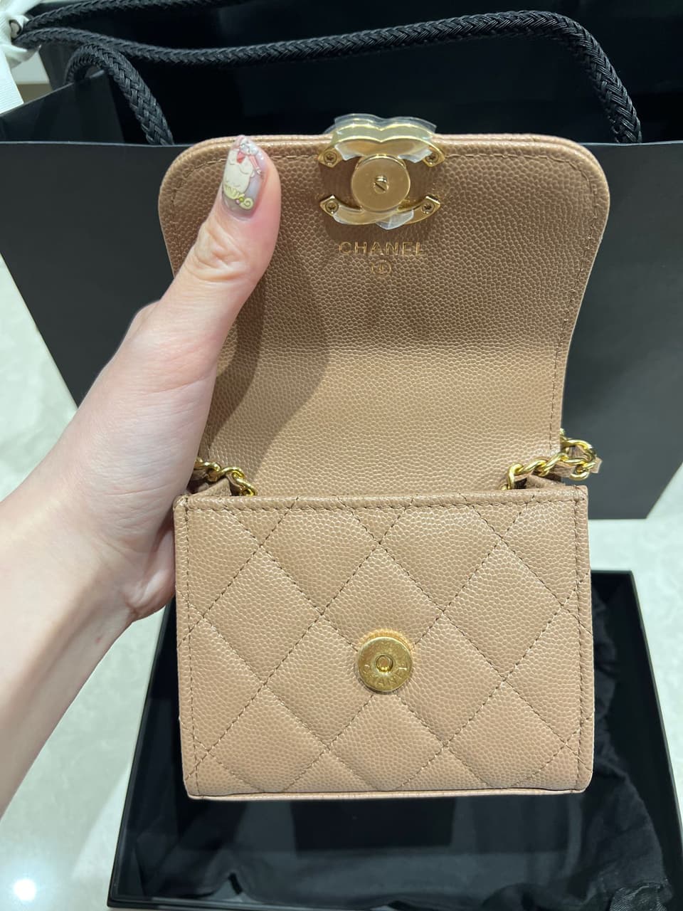 #分享 #分享 香奈兒 22K trendy cc mini 黑金及奶茶色 - 精品板 | Dcard