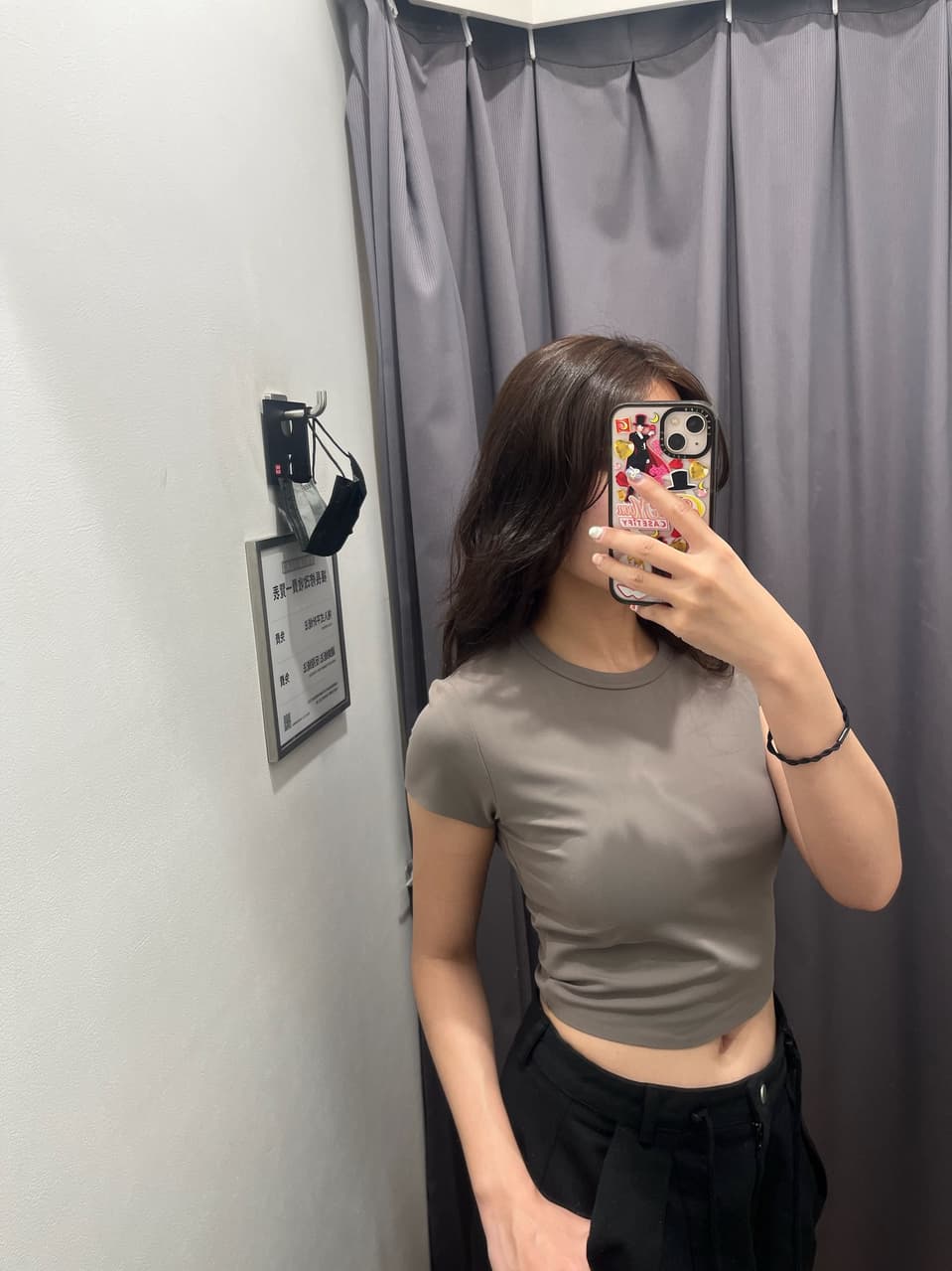 UQ airism特級彈性短版T - 穿搭板 | Dcard