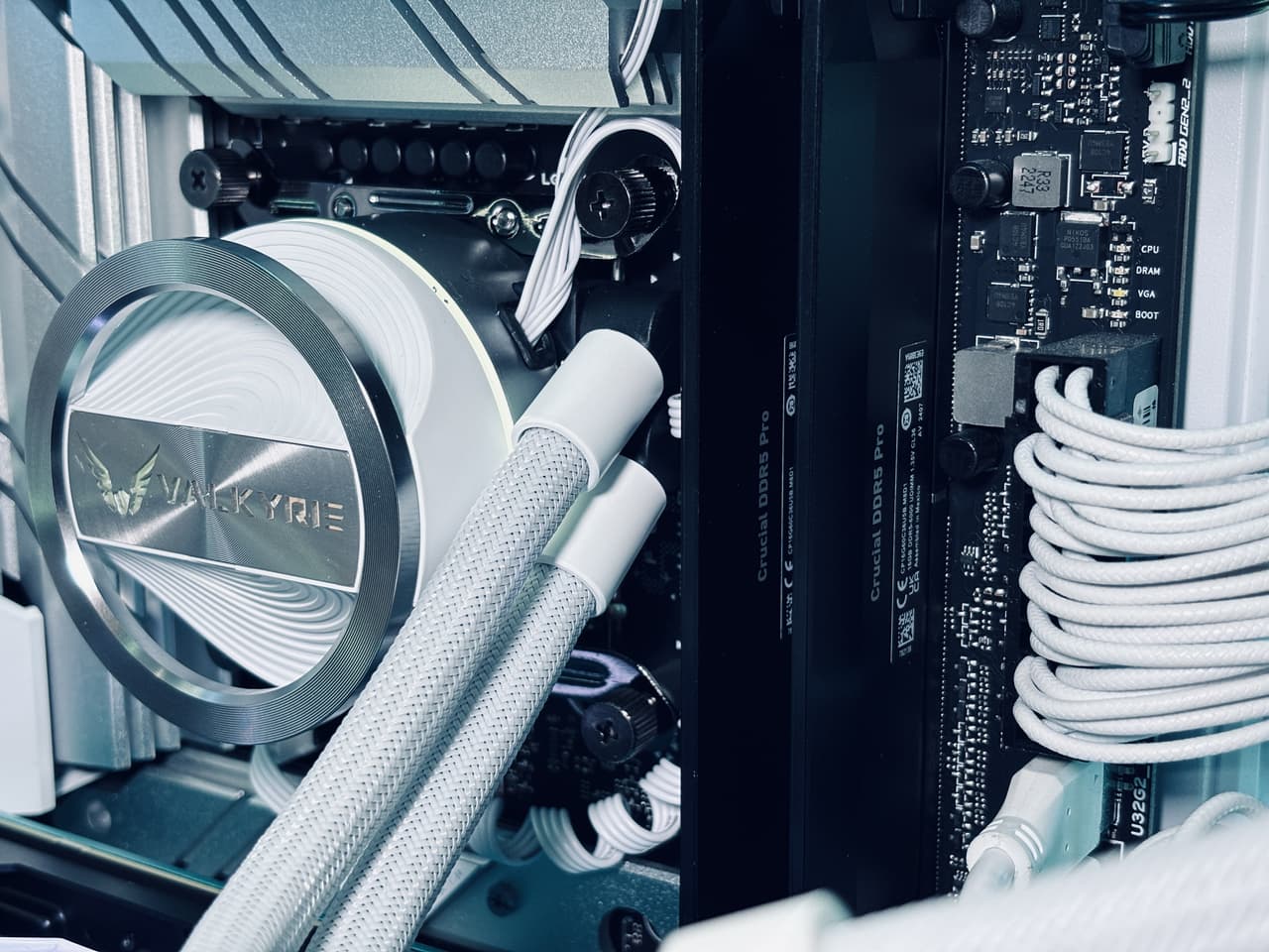 「換件外套，依然低調」 Micron Crucial PRO D5 6000 超頻版記憶體 #開箱 - 3C板 | Dcard