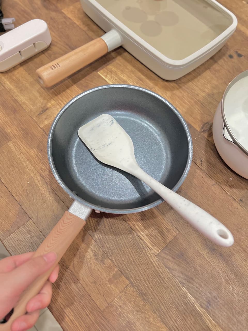 白色好物分享part 2 （外出用品、廚房用品，圖多） - 龍豬毛毛🤍 (@dpccsh) | Dcard