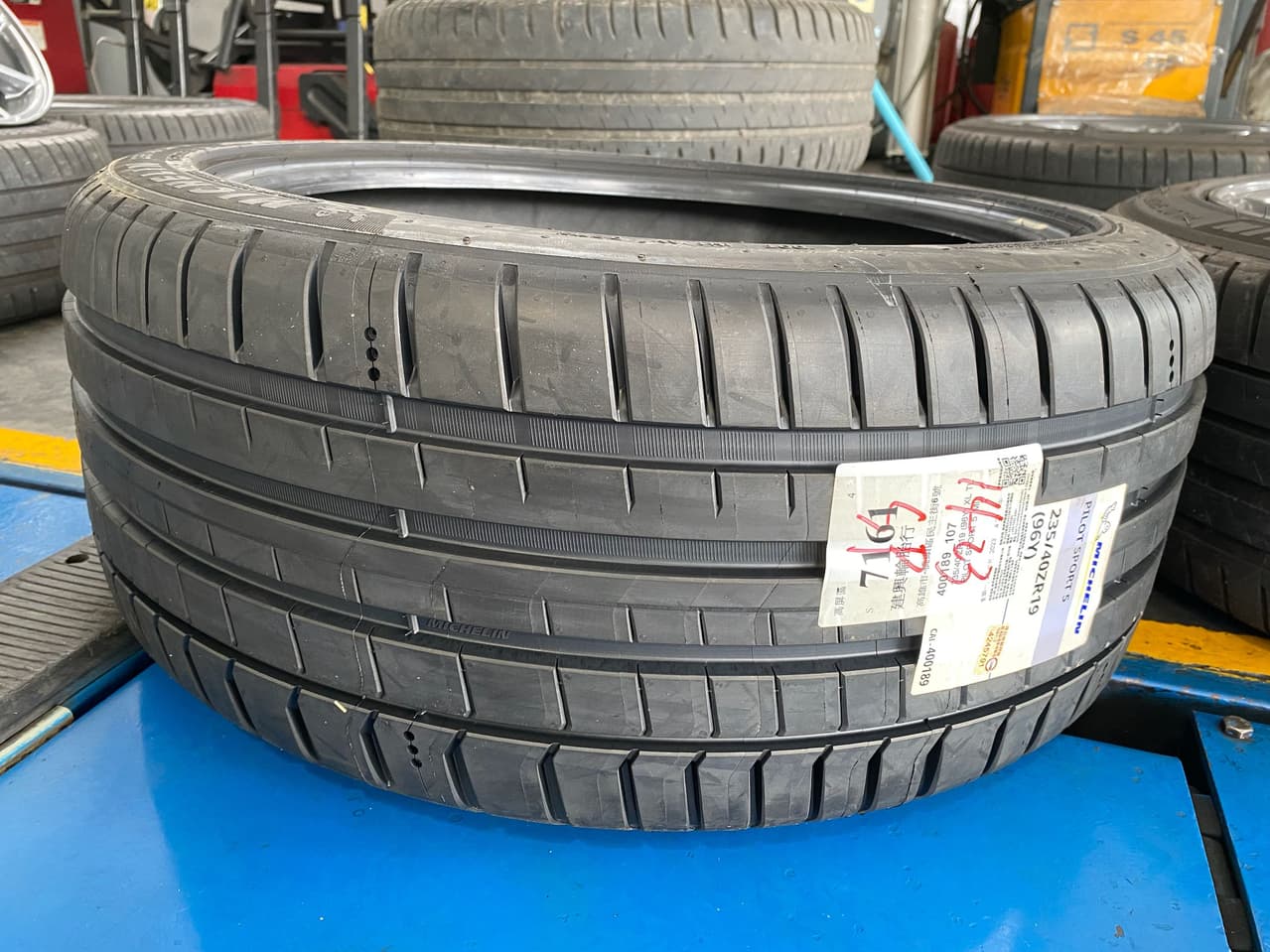 特斯拉 Model 3 SR+ 換 Zero G via Michelin PS5 235 40 R19 - 汽車板 | Dcard