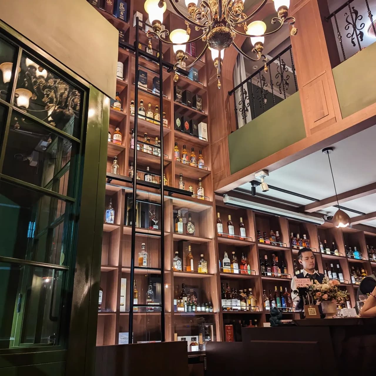 #酒吧探尋 Bar Whiskeen 威士忌專業的高雄酒吧 - 品酒板 | Dcard