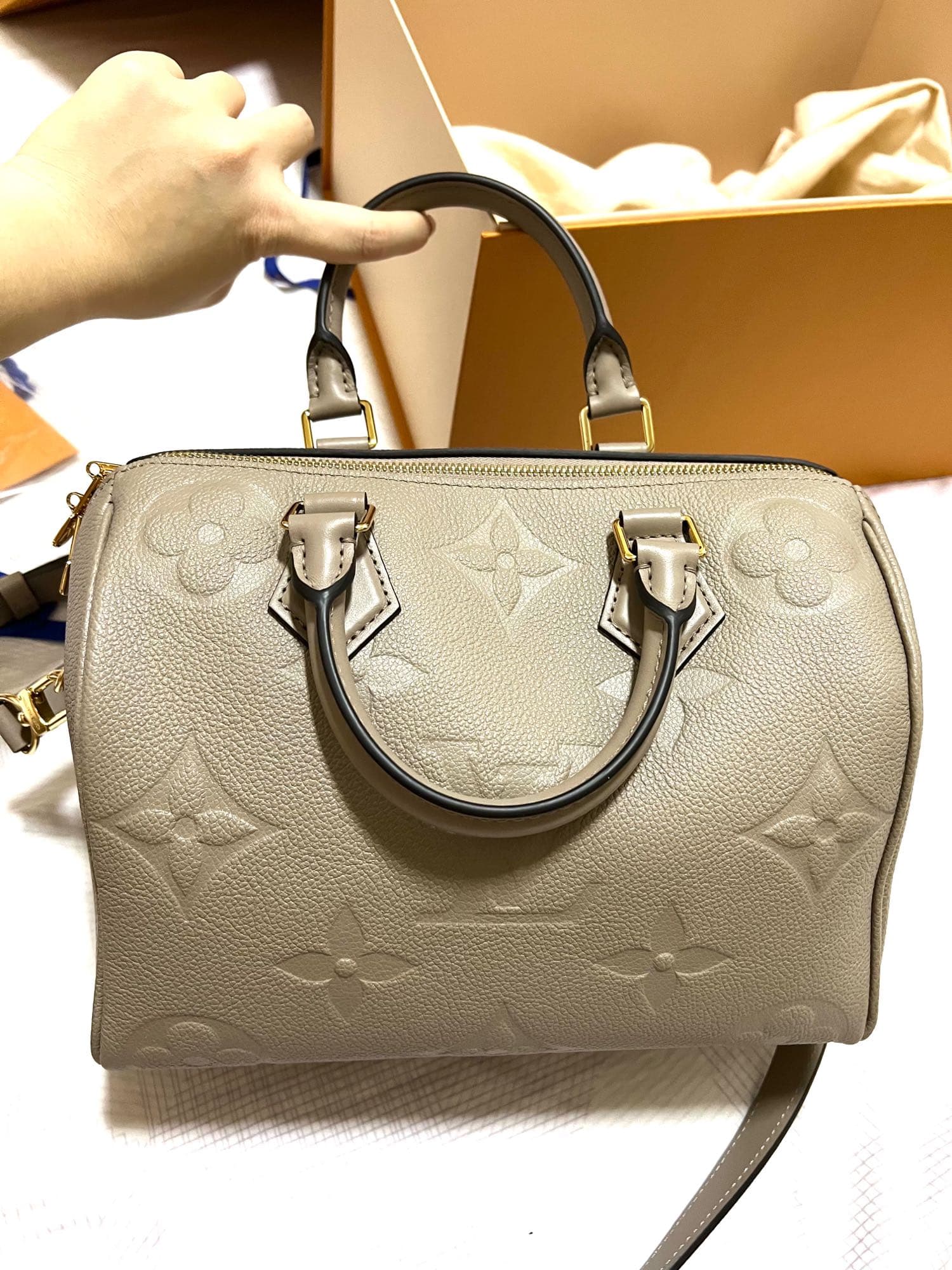 #開箱 #開箱 終於入手了LV Speedy 25 + LV靠櫃詳細初體驗分享 - 精品板 | Dcard