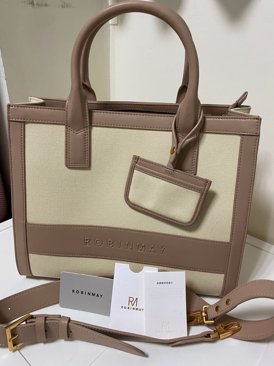 #售全新 Robinmay小吳聯名款包包👜（已售出） - 二手交易板 | Dcard