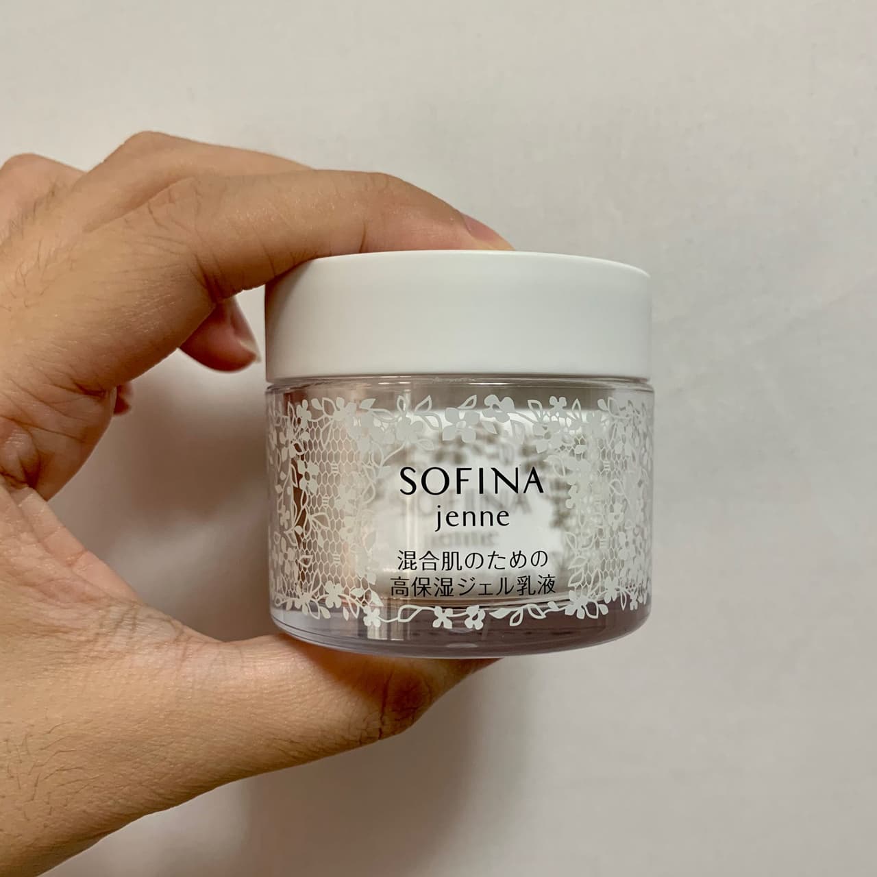 #分享 臉油減少大有感的sofina保濕水凝乳 - 美妝板 | Dcard