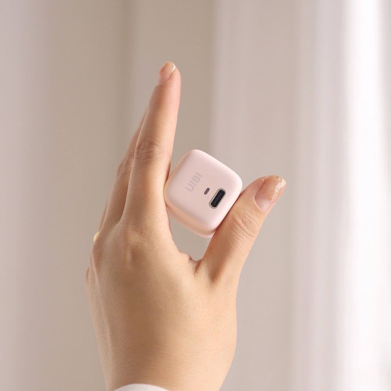 UIBI｜20W 迷你快充 - 3C板 | Dcard