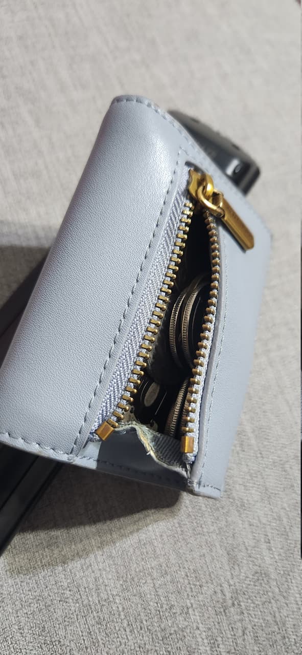 短夾選擇 小CK RM - 女孩板 | Dcard