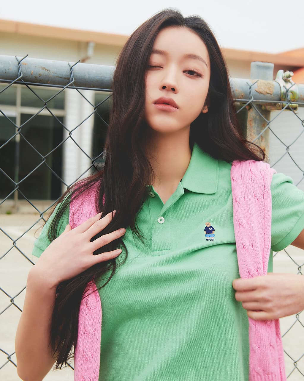 #情報 OH MY GIRL的YooA代言的WHO.A.U 23SS - 韓星板 | Dcard