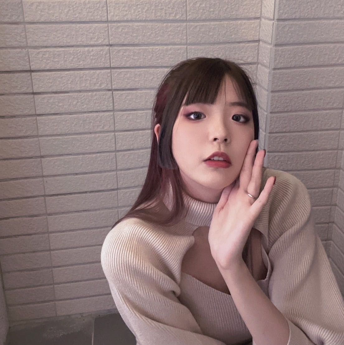 #分享 趴踢歐奈妝！酒吧水水粉色煙燻小截斷 Ft. Solone大開箱 - 美妝板 | Dcard