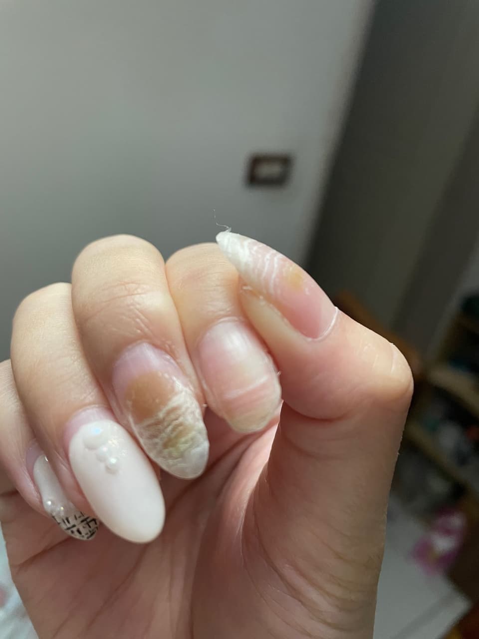 美甲掉落發現明顯發霉 美甲板 Dcard